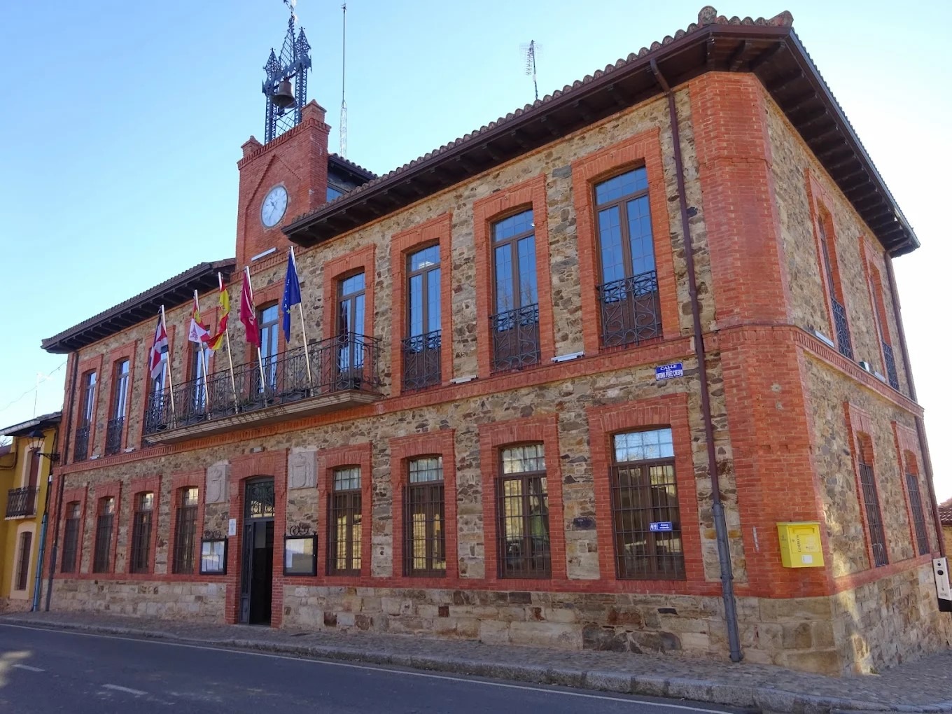 Administrativo/a · Ayto. Santa Colomba de Somoza - Academia Minerva